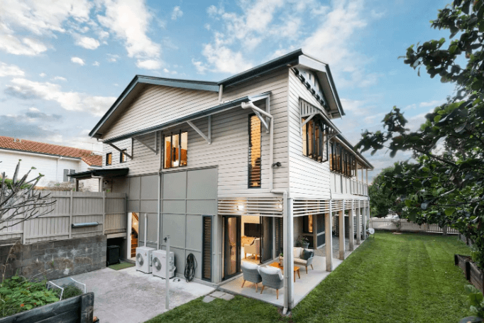 The step-by-step process of lifting and restumping a house - Restumping ...